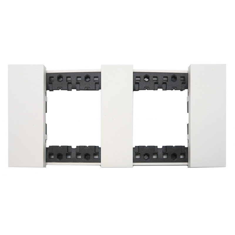 Plaque blanc Living Now 2x2 modules BTKA4802M2KW